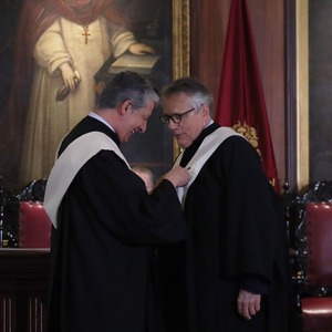 Los doctores Jaime Pastrana Arango y Leonardo Palacios Sánchez, recibieron la medalla “Monseñor ...